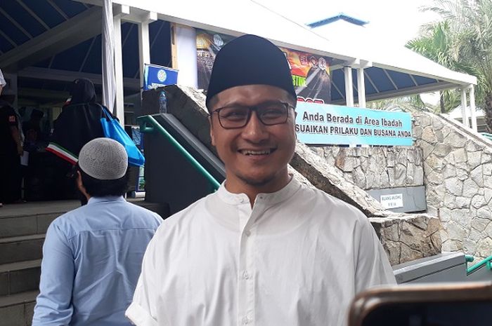 Arie Untung Banting Setir Jadi Ustaz Nih?
