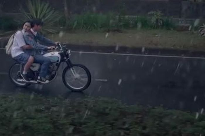 Jangan Meniru Adegan di Film Dilan 1990, Bisa Berurusan Dengan Polisi!