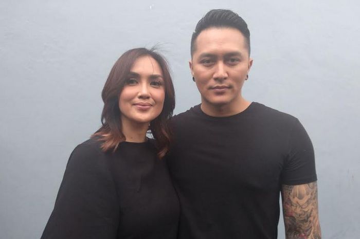 Dibilang Lebay Histeris, Ini Tanggapan Istri Demian