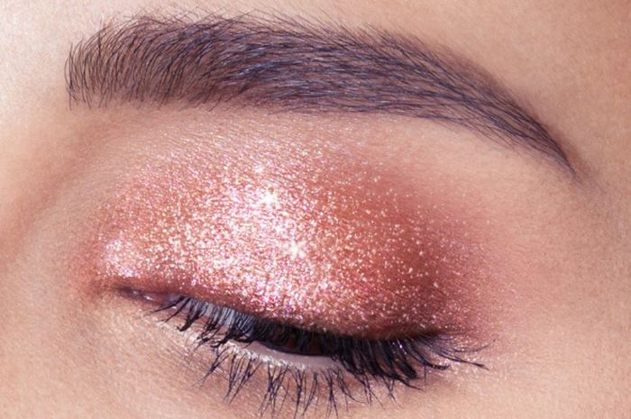 Hadir dengan Reflek Glitter, Make Up Forever Rilis Palet Eyeshadow Baru ...