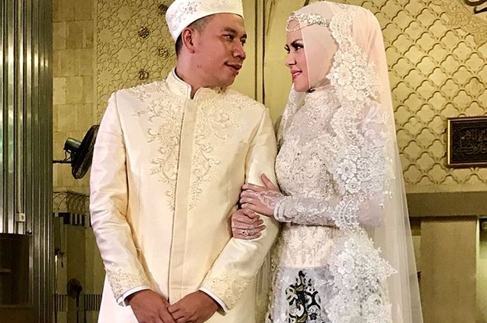 Netizen Soroti Posisi Duduk dan Aura Cinta Vicky Prasetyo dan Angel ...