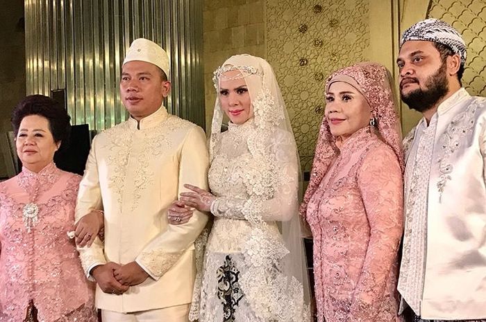 Deretan Kejanggalan Dalam Foto dan Video Pernikahan Vicky Prasetyo dan ...
