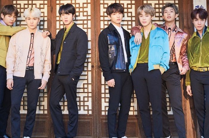 Daebak! BTS Jadi Boyband Pertama K-Pop yang Menghiasi Cover Billboard