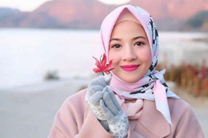 OOTD Natasha Rizky yang Super Modis Saat Liburan ke Korea