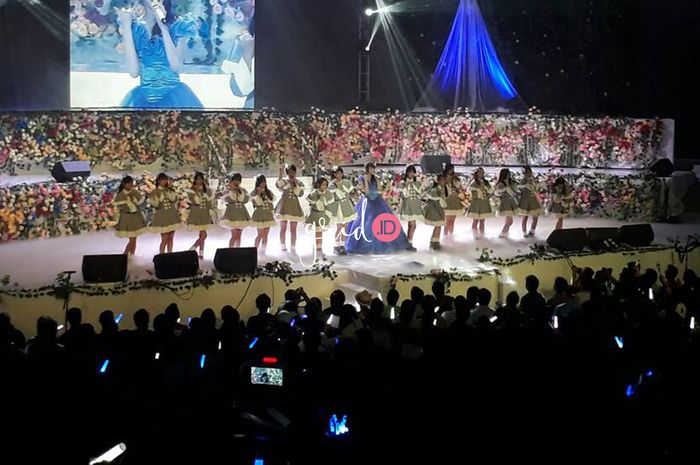 VIDEO - JKT48 Tampil di Graduation Ceremony Jessica Veranda (Ve JKT48)