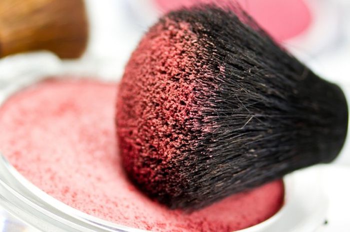 Takut Riasan Terlihat Menor? Yuk Ikuti Cara Memilih Produk Blush On ...