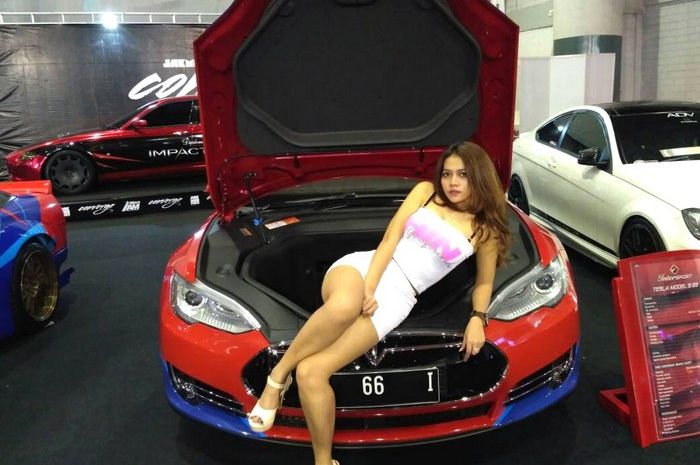 Cewek SPG Seksi di IIMS 2017 Ini Suka Diajak Jalan Pake Mobil ...