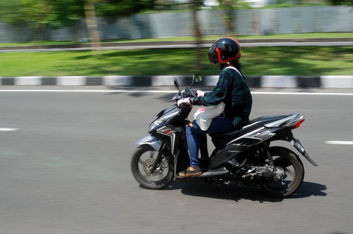 Tips Ini Bantu Kamu Naik Motor Saat Puasa, Intinya Adalah Pengendalian Diri