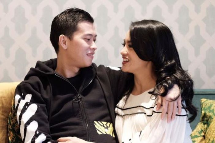 Menyayat Hati! Ririn Ekawati Pasrah Melihat Terakhir Kali Jenazah Suami ...