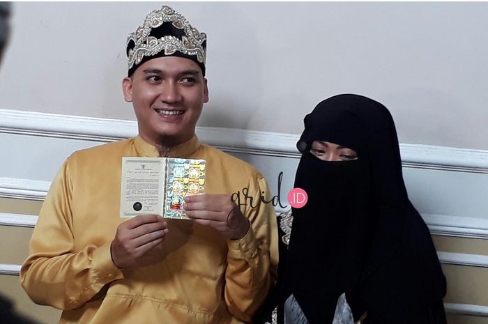 VIDEO - Ijab Qabul Egi John Menikahi Kamilia Yasmin Dengan Mas Kawin ...