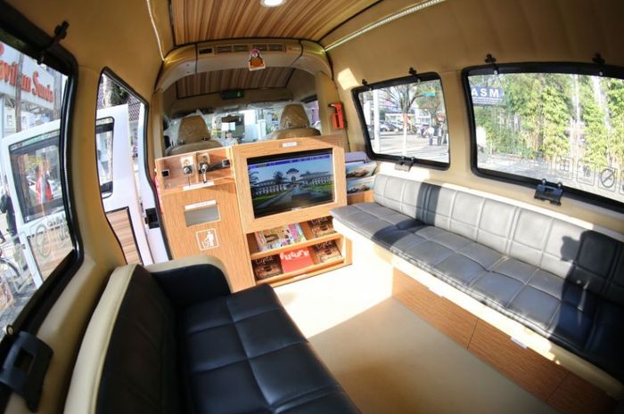 Keren, Angkot Premium Ini Bakal Bikin Kamu Kerasan Keliling Kota, Ada ...