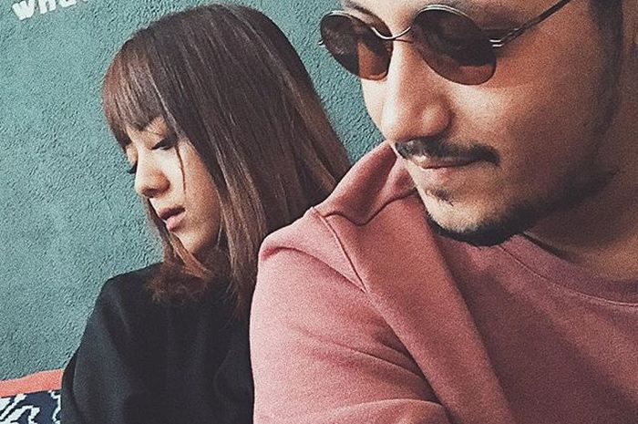 Keenan Pearce Unggah Foto Bersama Pacar Baru, Tak Mau Kalah Dengan Raisa? Keenan Pearce Unggah Foto Bersama Pacar Baru, Tak Mau Kalah Dengan Raisa?