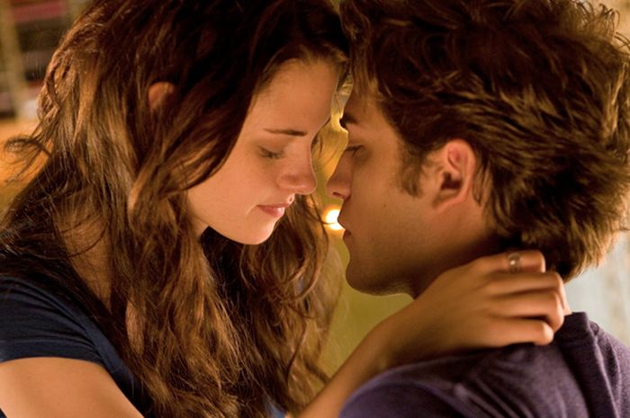 Simple, Ini 3 Tanda Doi Serius Sama Kamu, Siap-Siap Dilamar Ya!