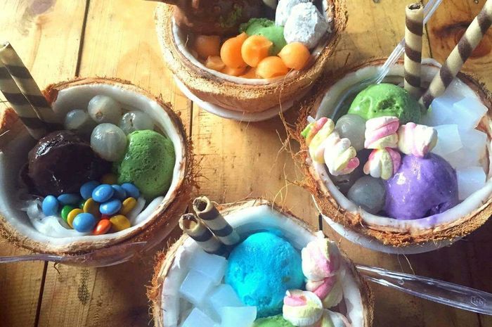 Segarkan Harimu Dengan Es Basian, Cuma Ada di Kota Hujan