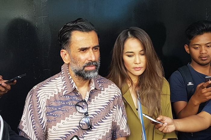 Menginjak Usia Pernikahan ke-22 Tahun, Ina Thomas Pamer Foto Masa Muda ...