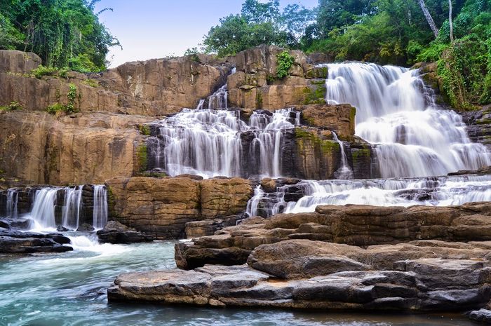 Air Terjun di Sulawesi ini Bikin Kamu Nggak Mau Pulang, Selain Sejuk ...