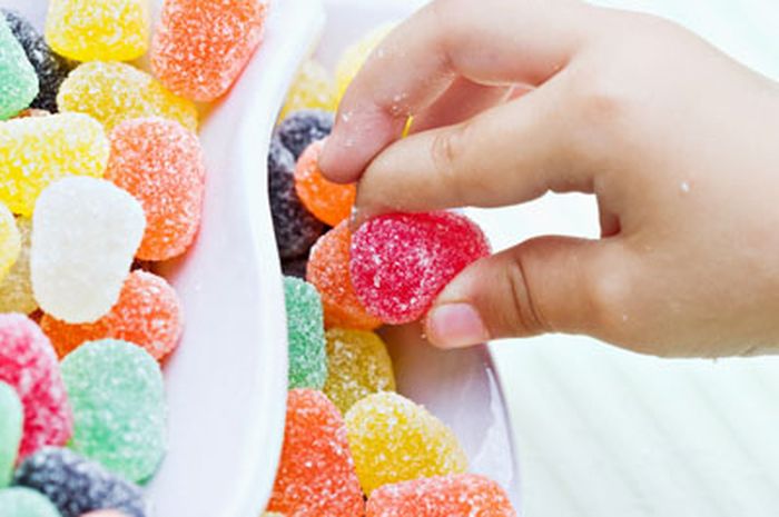 Nggak Bisa Lepas dari Kafein dan Makanan Manis? Inilah Solusi yang Pas ...