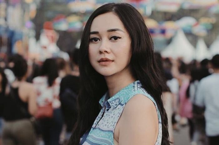 Posting Foto Terbaru, Aura Kasih Bikin Netizen Heboh, Kenapa Lagi?
