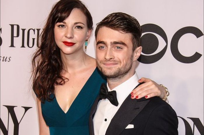 Daniel Radcliffe dan kekasihnya, Erin Drake Bakal Tunangan?
