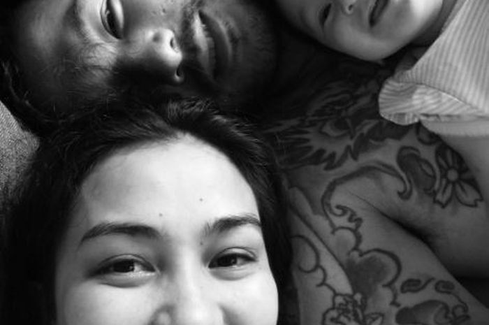 Foto Rio Dewanto Dan Si Kecil Salma Ini Mampu Mengalihkan Dunia Deh..