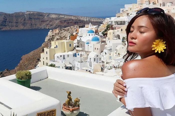 Punya Kulit Eksotis, Begini Penampilan Rachel Goddard, Beauty Vlogger ...