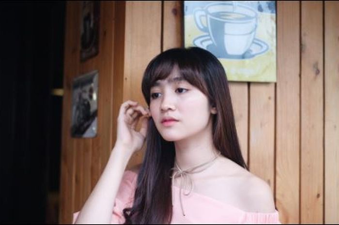 Febby Blink Rambut Pendek