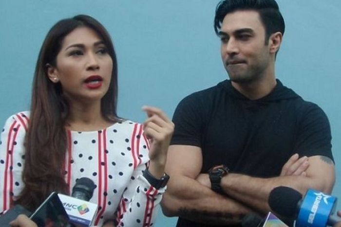 Dikabarkan Rujuk, Mehdi Zati Berikan Kejutan Untuk Tata Janeeta