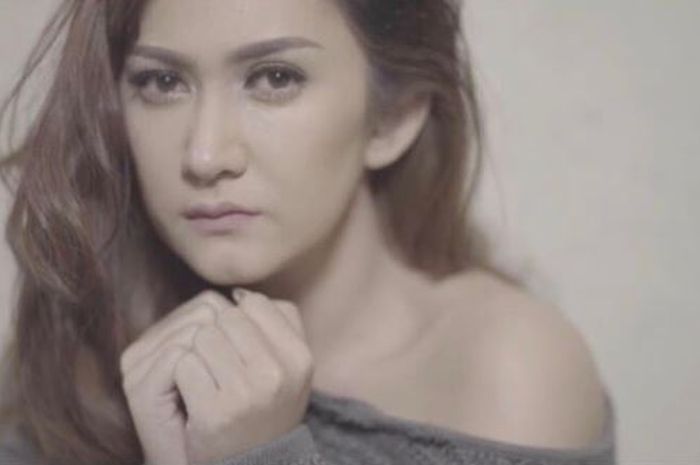 Nafa Urbach Dikabarkan Gugat Cerai Zack Lee, Ini Postingan Terakhir Tentang Sang Suami