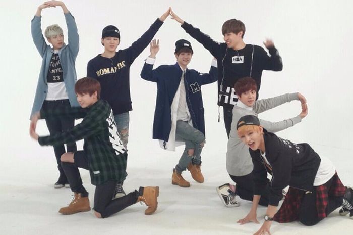 Video Ini Buktikan Betapa Fasihnya Member BTS Niruin Dance Girlband di ...