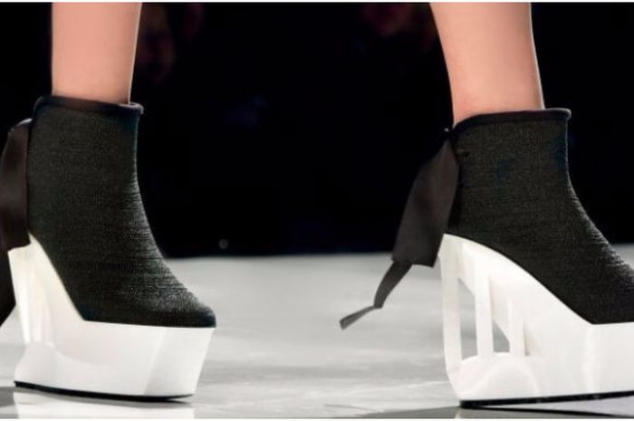 Dijamin Bikin Tambah Modis, Inilah Sepatu Runway Dinamis yang Cocok ...