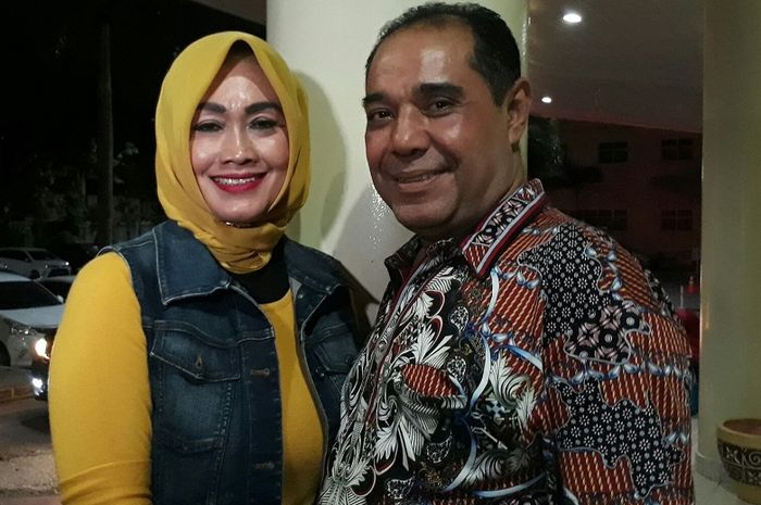Ini Alasan Medis Kenapa Julia Perez Dipasang Selang di Belakang Tubuhnya Ini Alasan Medis Kenapa Julia Perez Dipasang Selang di Belakang Tubuhnya