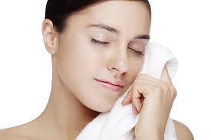 2 Hal Penting yang Harus Dilakukan Sebelum Cuci Muka