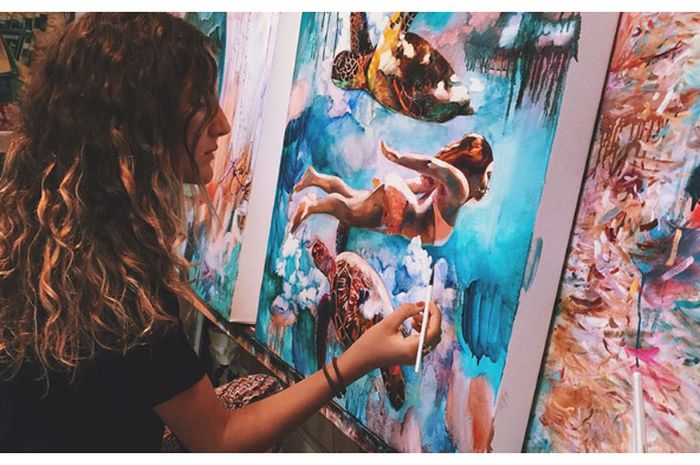 Usianya Masih Belia, Tapi Karya Lukisan Surealisnya Benar-Benar Artistik