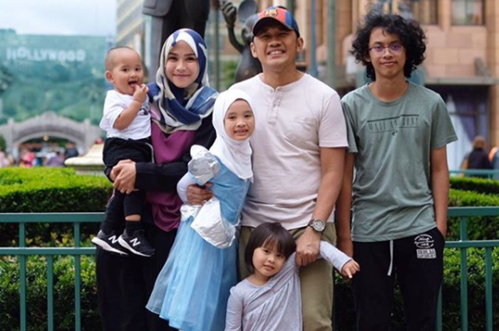 Kurang Paham Soal OOTD, Zaskia Adya Mecca Tegur Hanung Bramantyo