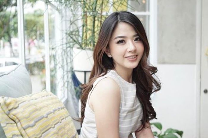 Sukses Tampil Stylish dengan Hot Pants, Begini Penampilan Modis Franda