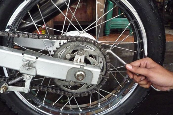 Tips Merawat Rantai Motor - Hai Tips Merawat Rantai Motor - Hai