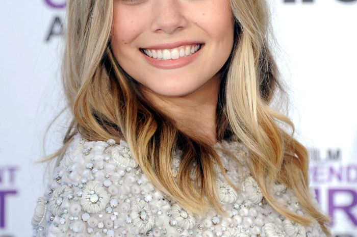 Elizabeth Olsen Penasaran Dengan Sosok Scarlet Witch - Hai