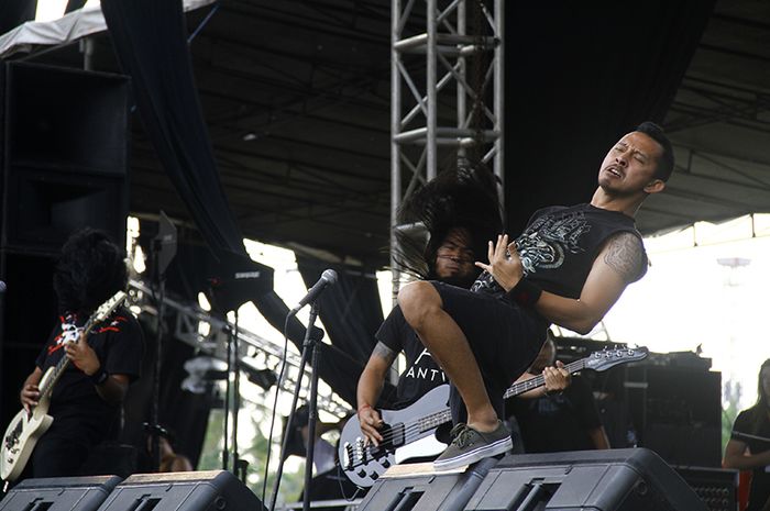 Agung "Burgerkill": Minusnya Hanya Nggak Ada Soundcheck Saja - Hai