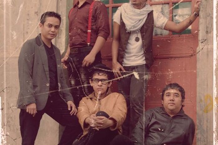 1st Generation Band who play Britispop/rock Music In Jakarta - Hai