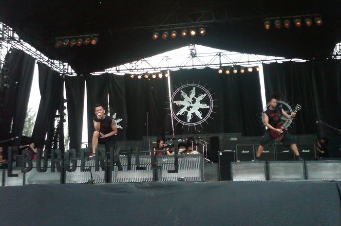Burgerkill Ukir Sejarah Terbesar Lewat Konser Venomous Alive - Hai