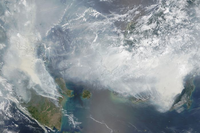 Foto Kabut Asap Indonesia dari Satelit NASA - Hai