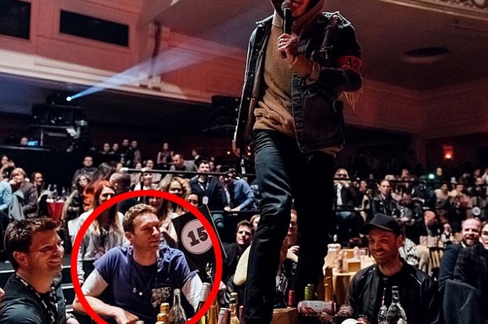 Oli "BMTH": Gue Naik Ke Meja Coldplay Itu Nggak Sengaja, Bukan Aksi ...