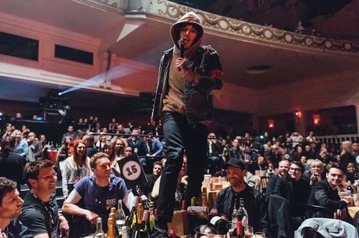 Siapa Pemenang dalam Pertempuran Coldplay vs. Bring Me The Horizon ...