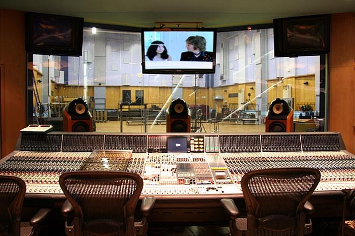 Bangga, 4 Band Indonesia Ini Pernah Rekaman di Studio Abbey Road! - Hai