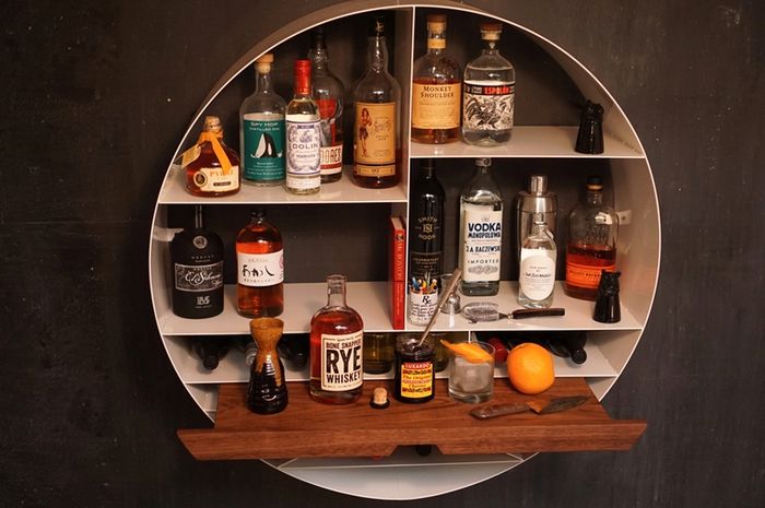 Mini Bar di Rak Dinding, Cocok untuk Rumah Kecil - iDEA