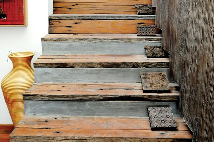 Rustic dan Unik! Kayu Bekas Bantalan Rel Jadi Anak Tangga - iDEA