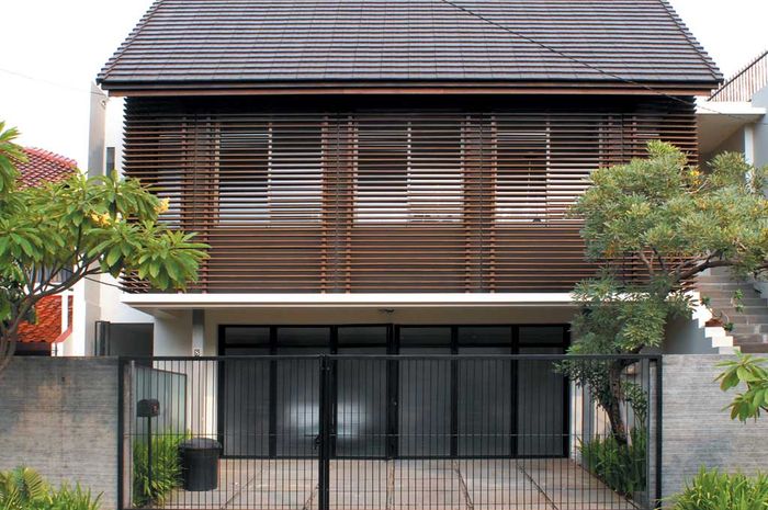 Tampilan Kayu pada Fasad Secondary Skin - iDEA