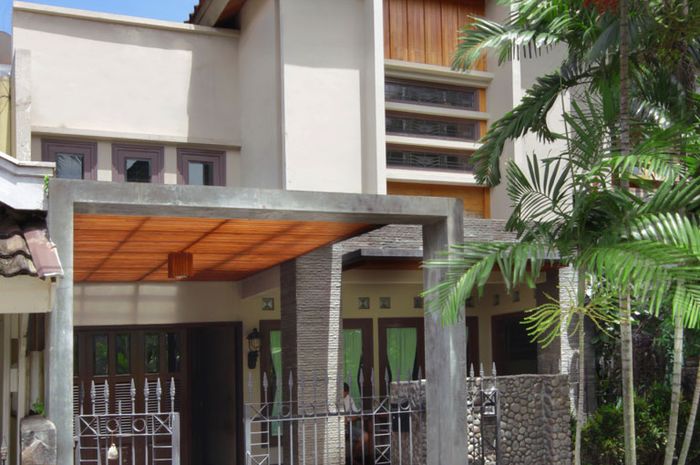 Rumah Dengan Permainan Material Alam Yang Memikat - iDEA