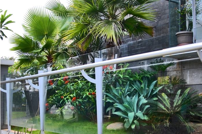 Pagar Kaca: Ringan dan tembus Pandang - iDEA