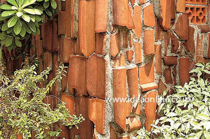 Taman Lebih Unik Pakai Pecahan Genteng - iDEA